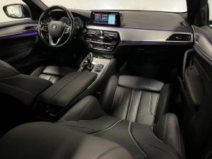 Melns BMW 530 2017 Jūrmala, ar dzinēja tilpumu 3.00 L un nobraukumu 218 tūkst. km par 19995 €, foto 24 vietnē AUTOMOTO.COM.LV