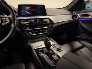 Melns BMW 530 2017 Jūrmala, ar dzinēja tilpumu 3.00 L un nobraukumu 218 tūkst. km par 19995 €, foto 29 vietnē AUTOMOTO.COM.LV