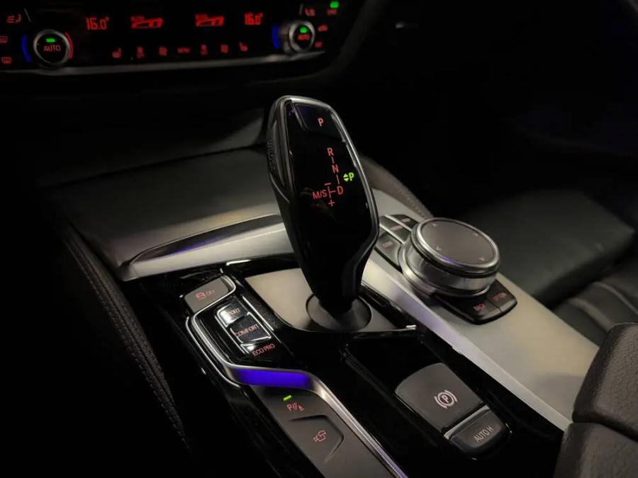 Melns BMW 530 2017 Jūrmala, ar dzinēja tilpumu 3.00 L un nobraukumu 218 tūkst. km par 19995 €, foto 30 vietnē AUTOMOTO.COM.LV