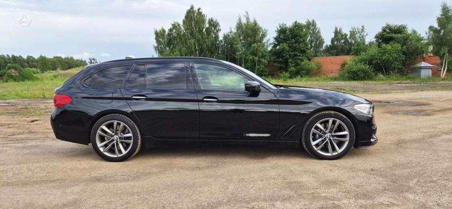 Black BMW 530 2017 in Siauliai, with an engine capacity of 2.99 L and mileage of 268 thousand km for 17900 €, photo 4 on AUTOMOTO.COM.LV