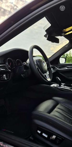 Black BMW 530 2017 in Siauliai, with an engine capacity of 2.99 L and mileage of 268 thousand km for 17900 €, photo 9 on AUTOMOTO.COM.LV
