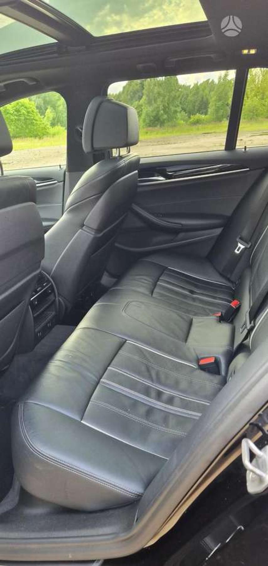 Black BMW 530 2017 in Siauliai, with an engine capacity of 2.99 L and mileage of 268 thousand km for 17900 €, photo 12 on AUTOMOTO.COM.LV