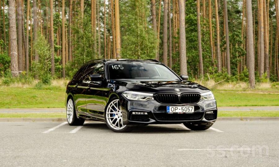 Black BMW 530 2017 in Riga, with an engine capacity of 3.00 L and mileage of 253 thousand km for 21990 €, photo 3 on AUTOMOTO.COM.LV