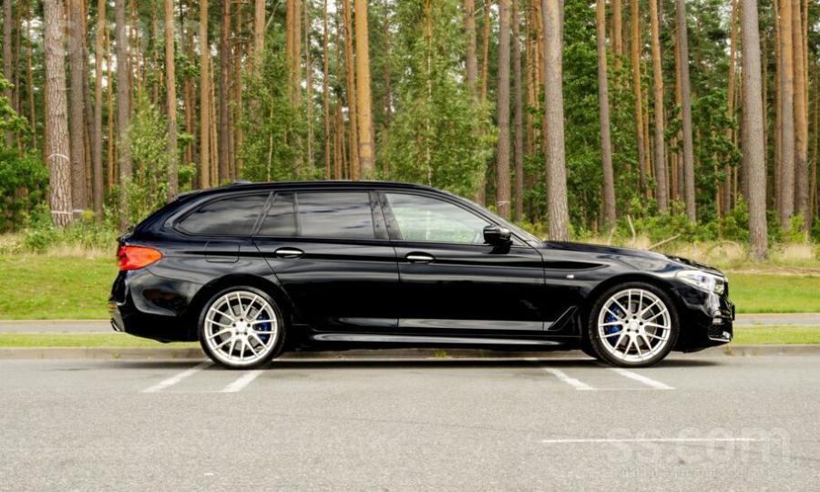 Black BMW 530 2017 in Riga, with an engine capacity of 3.00 L and mileage of 253 thousand km for 21990 €, photo 10 on AUTOMOTO.COM.LV