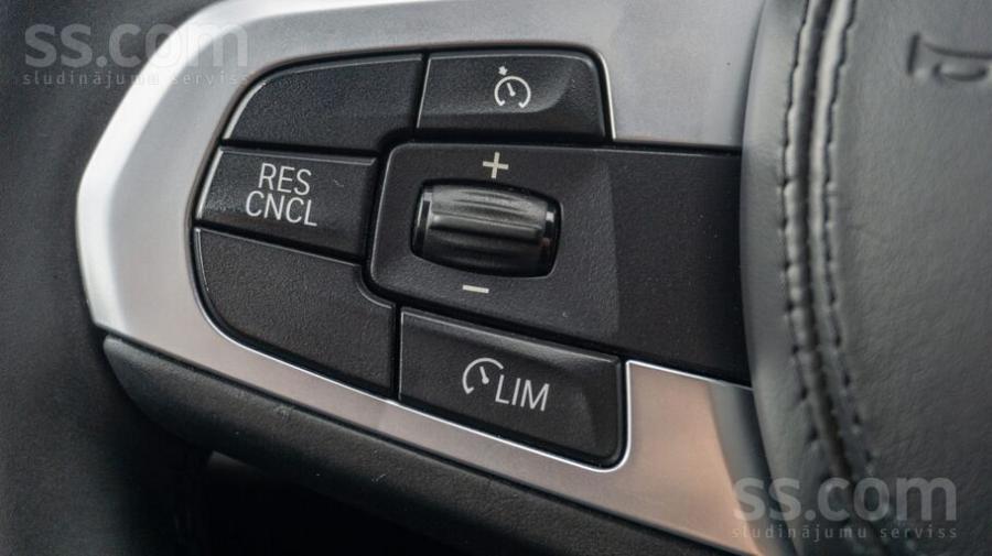 Black BMW 530 2017 in Riga, with an engine capacity of 3.00 L and mileage of 253 thousand km for 21990 €, photo 23 on AUTOMOTO.COM.LV