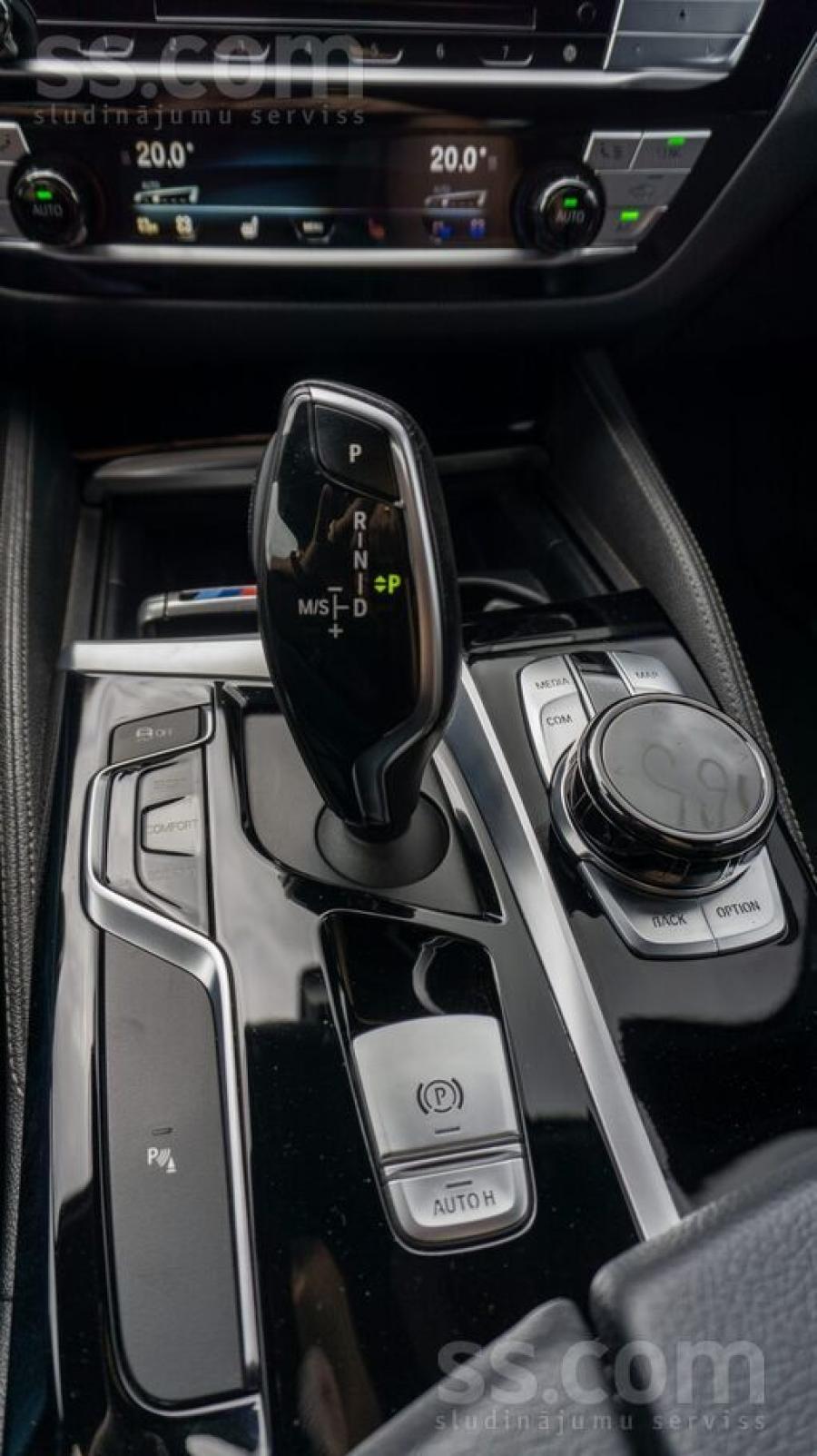 Black BMW 530 2017 in Riga, with an engine capacity of 3.00 L and mileage of 253 thousand km for 21990 €, photo 16 on AUTOMOTO.COM.LV