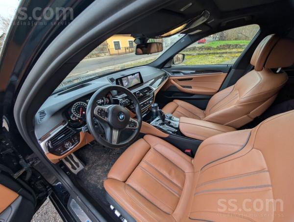 BMW 530 2017 in Valka on AUTOMOTO.COM.LV Black BMW 530 2017 in Valka, with an engine capacity of 2.00 L and mileage of 292 thousand km for 19000 €, photo 6 on AUTOMOTO.COM.LV