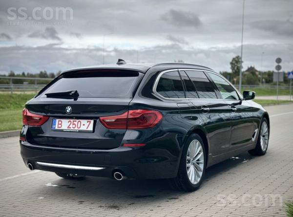 BMW 530 2017 in Rezekne on AUTOMOTO.COM.LV Black BMW 530 2017 in Rezekne, with an engine capacity of 3.00 L and mileage of 192 thousand km for 18990 €, photo 7 on AUTOMOTO.COM.LV