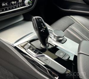 Melns BMW 530 2017 Rēzekne, ar dzinēja tilpumu 3.00 L un nobraukumu 192 tūkst. km par 18990 €, foto 21 vietnē AUTOMOTO.COM.LV