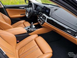 Melns BMW 530 2017 Viļņa, ar dzinēja tilpumu 3.00 L un nobraukumu 289 tūkst. km par 13850 €, foto 18 vietnē AUTOMOTO.COM.LV
