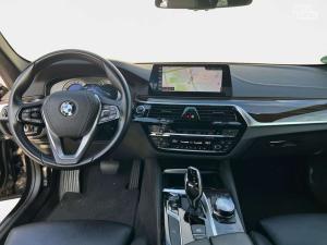 Black BMW 530 2018 in Kaunas, with an engine capacity of 2.00 L and mileage of 88 thousand km for 32587 €, photo 10 on AUTOMOTO.COM.LV