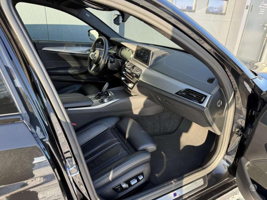 Melns BMW 530 2018 Kauņa, ar dzinēja tilpumu 2.99 L un nobraukumu 275 tūkst. km par 19500 €, foto 19 vietnē AUTOMOTO.COM.LV