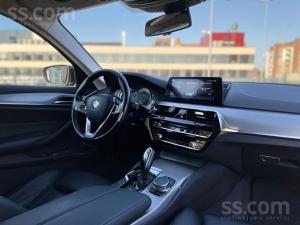 Black BMW 530 2018 in Riga, with an engine capacity of 3.00 L and mileage of 265 thousand km for 19700 €, photo 9 on AUTOMOTO.COM.LV