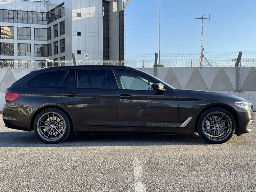 Melns BMW 530 2018 Rīga, ar dzinēja tilpumu 3.00 L un nobraukumu 265 tūkst. km par 19700 €, foto 3 vietnē AUTOMOTO.COM.LV