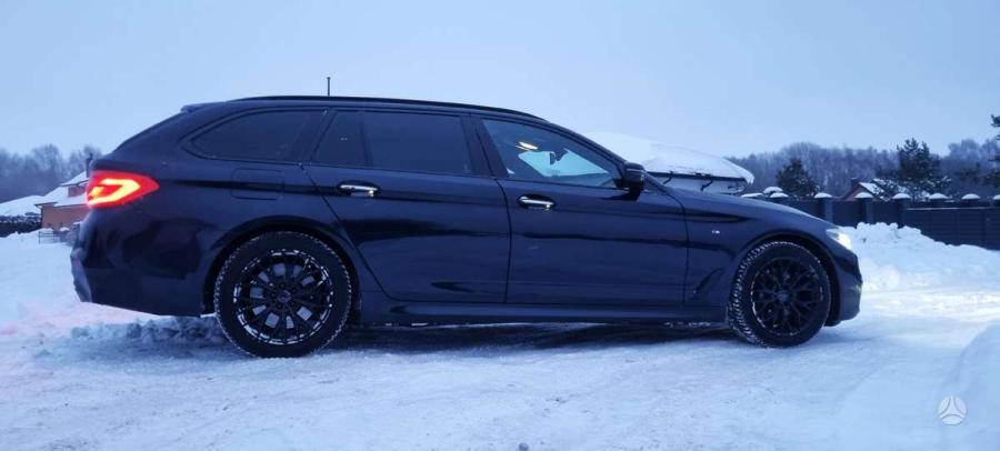 Melns BMW 530 2018 Šauļi, ar dzinēja tilpumu 2.99 L un nobraukumu 240 tūkst. km par 19490 €, foto 18 vietnē AUTOMOTO.COM.LV