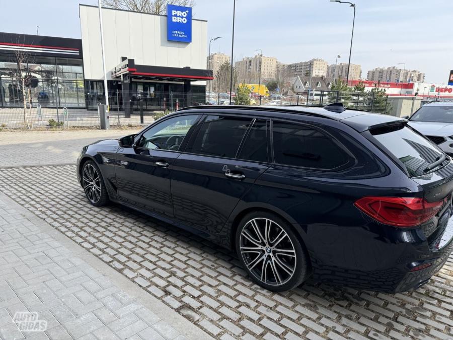 Black BMW 530 2018 in Vilnius, with an engine capacity of 3.00 L and mileage of 238 thousand km for 21500 €, photo 7 on AUTOMOTO.COM.LV