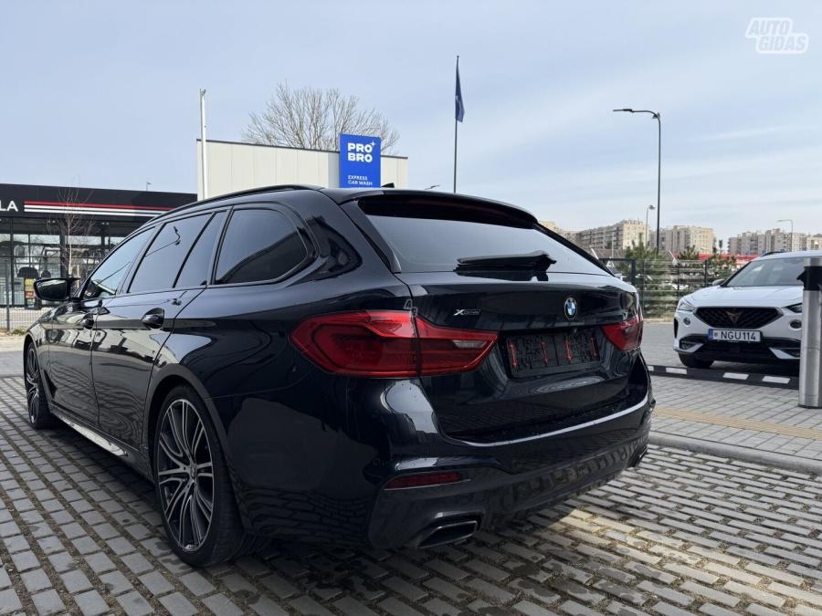 Black BMW 530 2018 in Vilnius, with an engine capacity of 3.00 L and mileage of 238 thousand km for 21500 €, photo 8 on AUTOMOTO.COM.LV