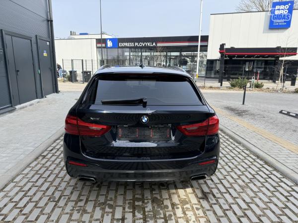 Black BMW 530 2018 in Vilnius, with an engine capacity of 3.00 L and mileage of 238 thousand km for 21500 €, photo 9 on AUTOMOTO.COM.LV