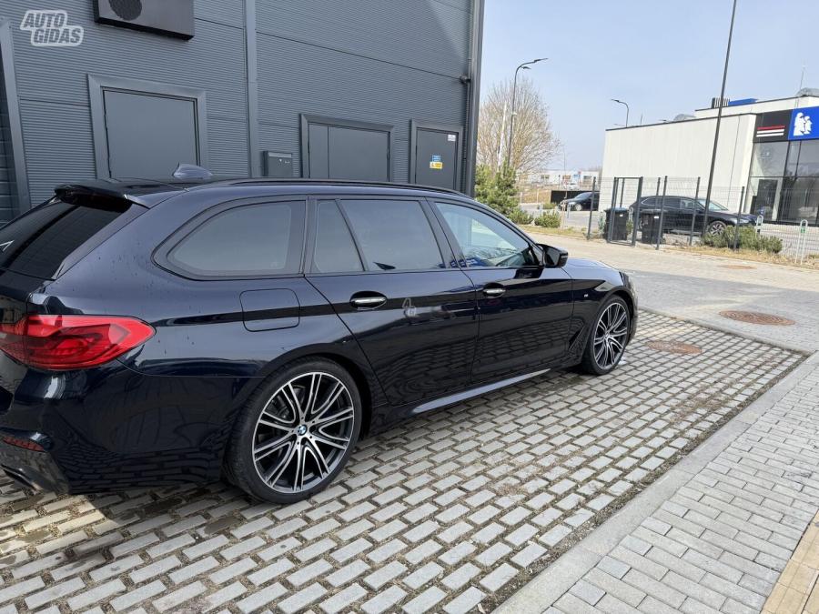 Black BMW 530 2018 in Vilnius, with an engine capacity of 3.00 L and mileage of 238 thousand km for 21500 €, photo 17 on AUTOMOTO.COM.LV