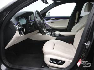 Black BMW 530 2018 in Vilnius, with an engine capacity of 2.00 L and mileage of 159 thousand km for 22199 €, photo 5 on AUTOMOTO.COM.LV