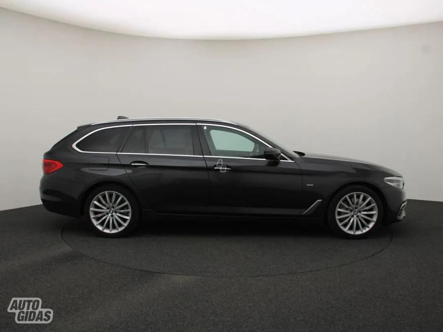 Black BMW 530 2018 in Vilnius, with an engine capacity of 2.00 L and mileage of 159 thousand km for 22199 €, photo 10 on AUTOMOTO.COM.LV