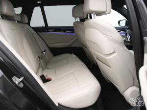 Black BMW 530 2018 in Vilnius, with an engine capacity of 2.00 L and mileage of 159 thousand km for 22199 €, photo 16 on AUTOMOTO.COM.LV