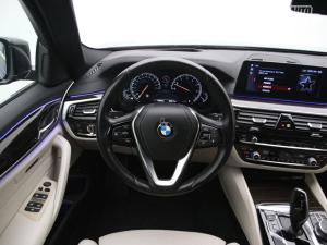 Black BMW 530 2018 in Vilnius, with an engine capacity of 2.00 L and mileage of 159 thousand km for 22199 €, photo 18 on AUTOMOTO.COM.LV