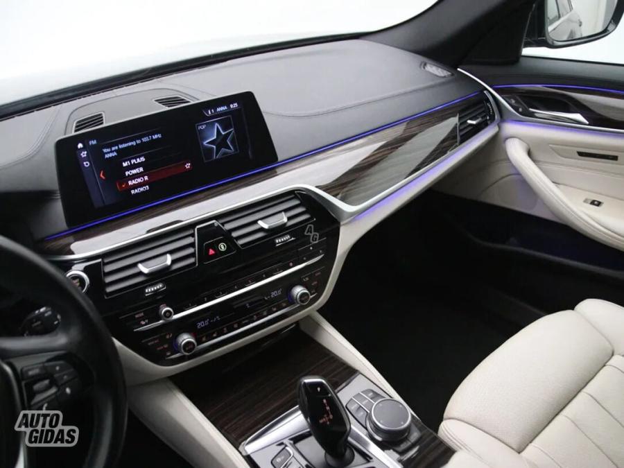 Black BMW 530 2018 in Vilnius, with an engine capacity of 2.00 L and mileage of 159 thousand km for 22199 €, photo 22 on AUTOMOTO.COM.LV
