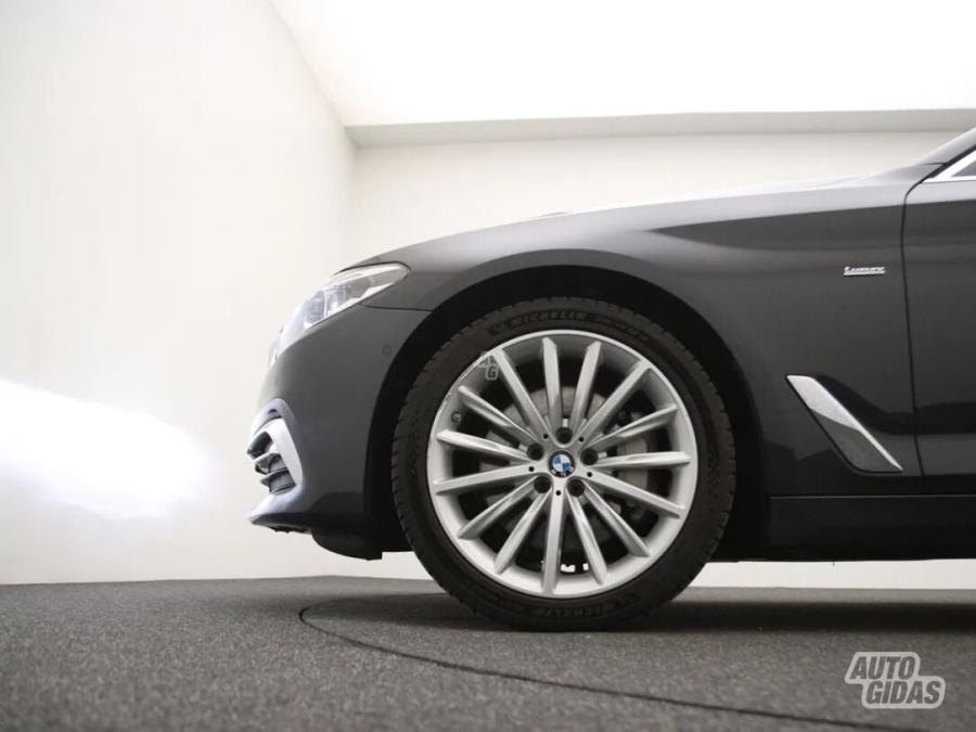Black BMW 530 2018 in Vilnius, with an engine capacity of 2.00 L and mileage of 159 thousand km for 22199 €, photo 29 on AUTOMOTO.COM.LV