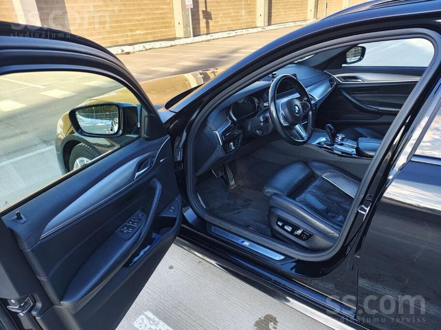 Black BMW 530 2018 in Riga, with an engine capacity of 3.00 L and mileage of 209 thousand km for 21000 €, photo 3 on AUTOMOTO.COM.LV