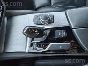 Black BMW 530 2018 in Riga, with an engine capacity of 3.00 L and mileage of 209 thousand km for 21000 €, photo 6 on AUTOMOTO.COM.LV