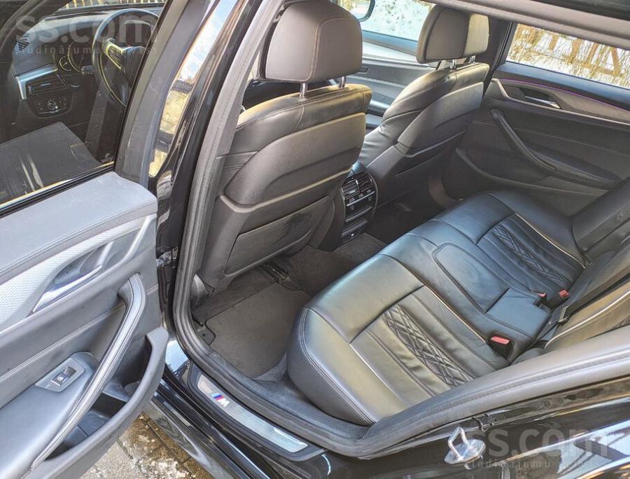 Black BMW 530 2018 in Riga, with an engine capacity of 3.00 L and mileage of 209 thousand km for 21000 €, photo 16 on AUTOMOTO.COM.LV
