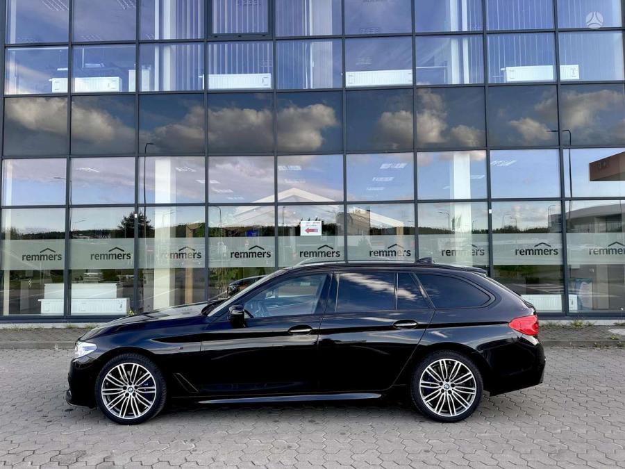 Black BMW 530 2018 in Vilnius, with an engine capacity of 2.99 L and mileage of 283 thousand km for 19499 €, photo 5 on AUTOMOTO.COM.LV