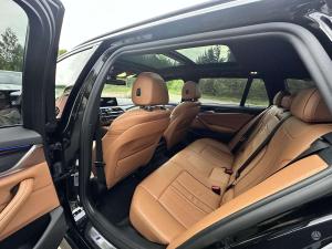 Black BMW 530 2018 in Vilnius, with an engine capacity of 2.99 L and mileage of 283 thousand km for 19499 €, photo 15 on AUTOMOTO.COM.LV