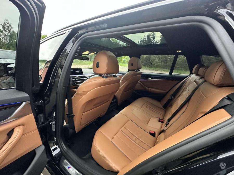 Black BMW 530 2018 in Vilnius, with an engine capacity of 2.99 L and mileage of 283 thousand km for 19499 €, photo 15 on AUTOMOTO.COM.LV