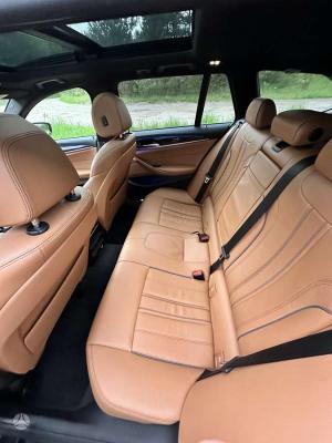 Black BMW 530 2018 in Vilnius, with an engine capacity of 2.99 L and mileage of 283 thousand km for 19499 €, photo 16 on AUTOMOTO.COM.LV