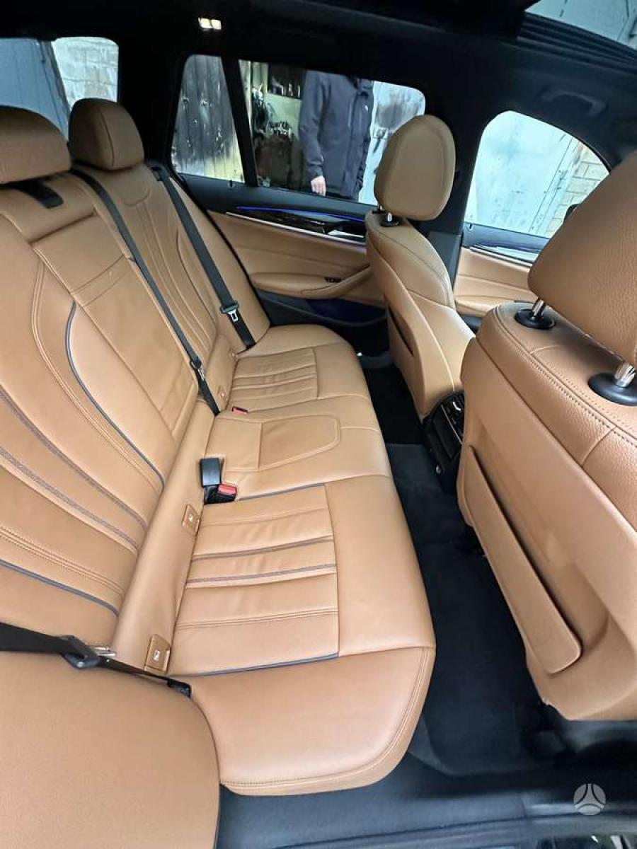 Black BMW 530 2018 in Vilnius, with an engine capacity of 2.99 L and mileage of 283 thousand km for 19499 €, photo 19 on AUTOMOTO.COM.LV
