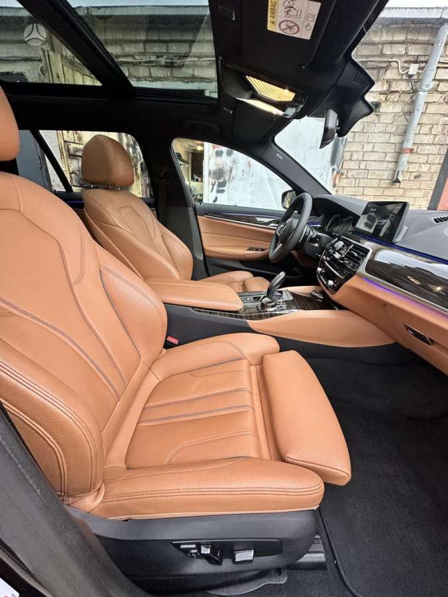Black BMW 530 2018 in Vilnius, with an engine capacity of 2.99 L and mileage of 283 thousand km for 19499 €, photo 23 on AUTOMOTO.COM.LV