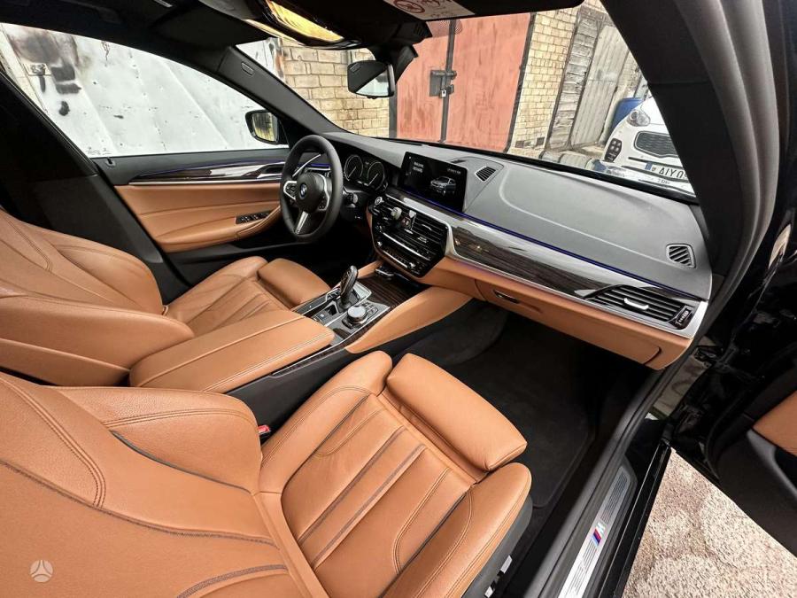 Black BMW 530 2018 in Vilnius, with an engine capacity of 2.99 L and mileage of 283 thousand km for 19499 €, photo 24 on AUTOMOTO.COM.LV
