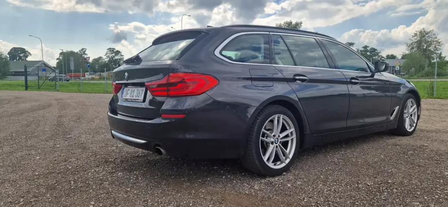 Black BMW 530 2018 in Daugavpils, with an engine capacity of 3.00 L and mileage of 260 thousand km for 18950 €, photo 6 on AUTOMOTO.COM.LV