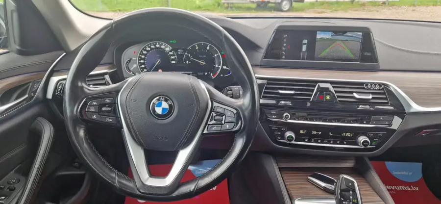 Black BMW 530 2018 in Daugavpils, with an engine capacity of 3.00 L and mileage of 260 thousand km for 18950 €, photo 11 on AUTOMOTO.COM.LV