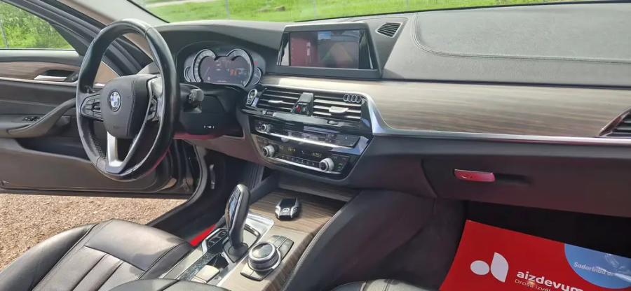 Black BMW 530 2018 in Daugavpils, with an engine capacity of 3.00 L and mileage of 260 thousand km for 18950 €, photo 22 on AUTOMOTO.COM.LV