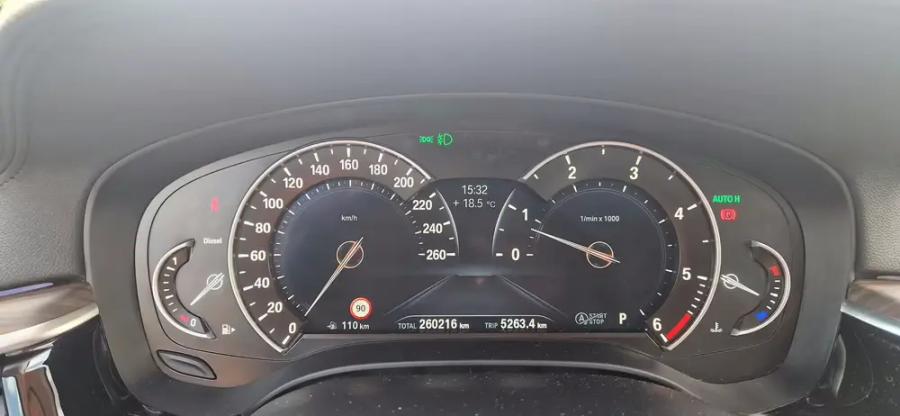 Black BMW 530 2018 in Daugavpils, with an engine capacity of 3.00 L and mileage of 260 thousand km for 18950 €, photo 33 on AUTOMOTO.COM.LV