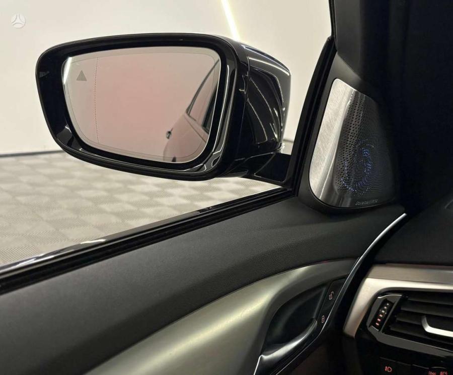 Melns BMW 530 2018 Marijampole, ar dzinēja tilpumu 2.99 L un nobraukumu 221 tūkst. km par 24850 €, foto 23 vietnē AUTOMOTO.COM.LV