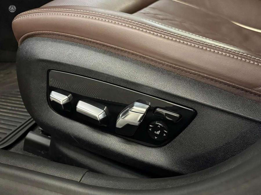Melns BMW 530 2018 Marijampole, ar dzinēja tilpumu 2.99 L un nobraukumu 221 tūkst. km par 24850 €, foto 26 vietnē AUTOMOTO.COM.LV