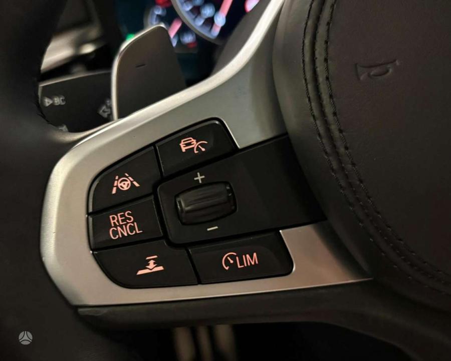 Melns BMW 530 2018 Marijampole, ar dzinēja tilpumu 2.99 L un nobraukumu 221 tūkst. km par 24850 €, foto 33 vietnē AUTOMOTO.COM.LV