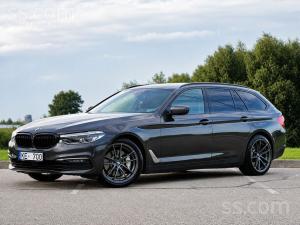 Black BMW 530 2018 in Riga, with an engine capacity of 3.00 L and mileage of 275 thousand km for 17900 €, photo 5 on AUTOMOTO.COM.LV