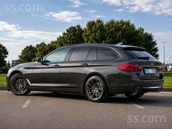 BMW 530 2018 in Riga on AUTOMOTO.COM.LV Black BMW 530 2018 in Riga, with an engine capacity of 3.00 L and mileage of 275 thousand km for 17900 €, photo 7 on AUTOMOTO.COM.LV