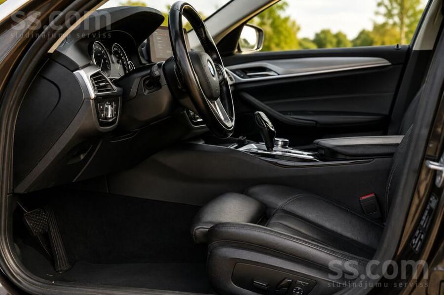 Black BMW 530 2018 in Riga, with an engine capacity of 3.00 L and mileage of 275 thousand km for 17900 €, photo 19 on AUTOMOTO.COM.LV