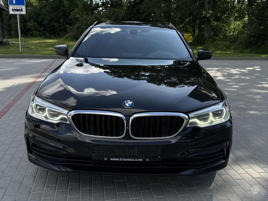 Melns BMW 530 2018 Rokiškis, ar dzinēja tilpumu 2.99 L un nobraukumu 318 tūkst. km par 14500 €, foto 3 vietnē AUTOMOTO.COM.LV